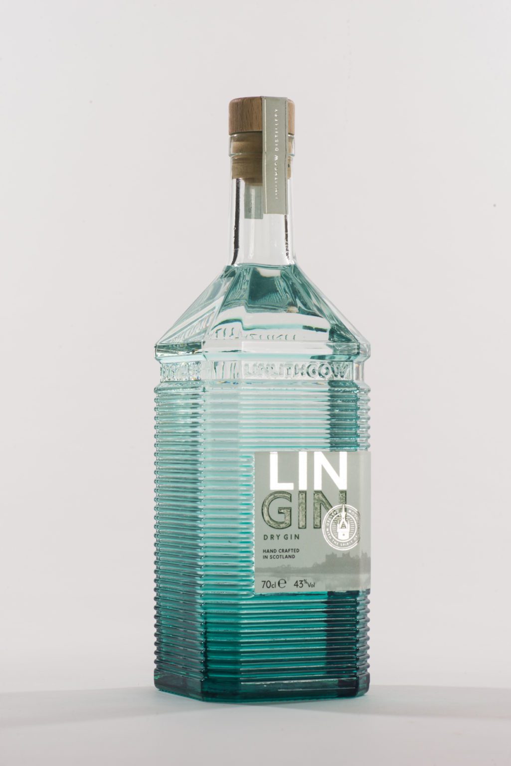 Linlithgow Distillery unveils new bottle inspired by local landmarks ...